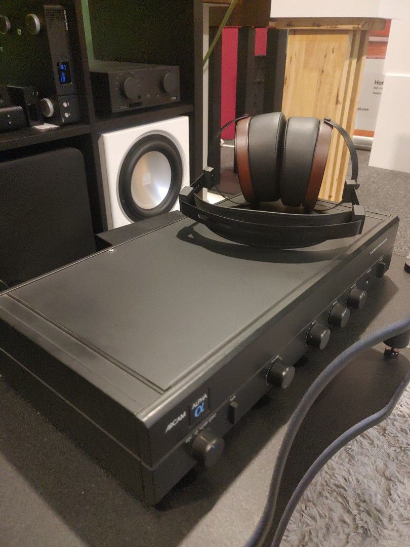 British Integrated Stereo Amplifier with Phono Input Arcam Alpha II ...