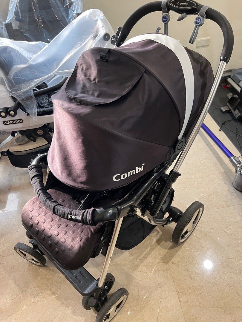 Combi Mega Ride DX 雙向推車, 嬰兒及兒童, 外出用品, 嬰兒車在旋轉拍賣