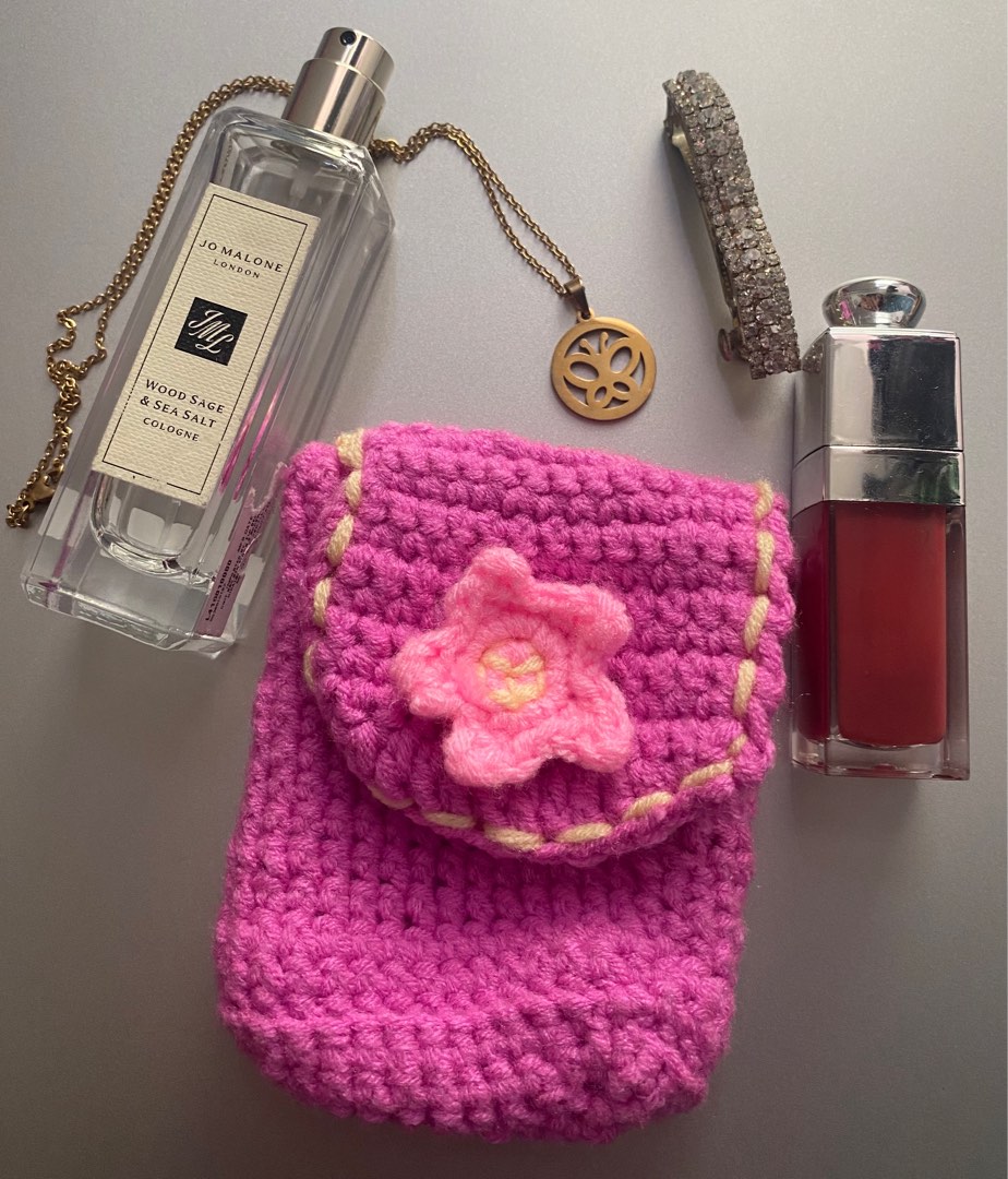 Digicam pouch crochet, Women's Fashion, Bags & Wallets, Purses ...