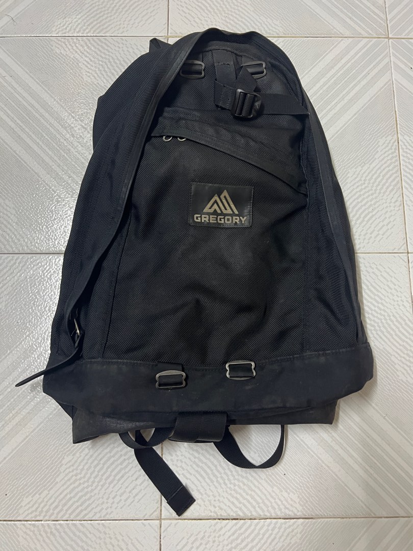 26L Gregory DAY All Black 全黑 背囊 / 書包 背包 CLASSIC DAY PACK BALLISTI BLACK, 男裝, 袋, 背包 - Carousell