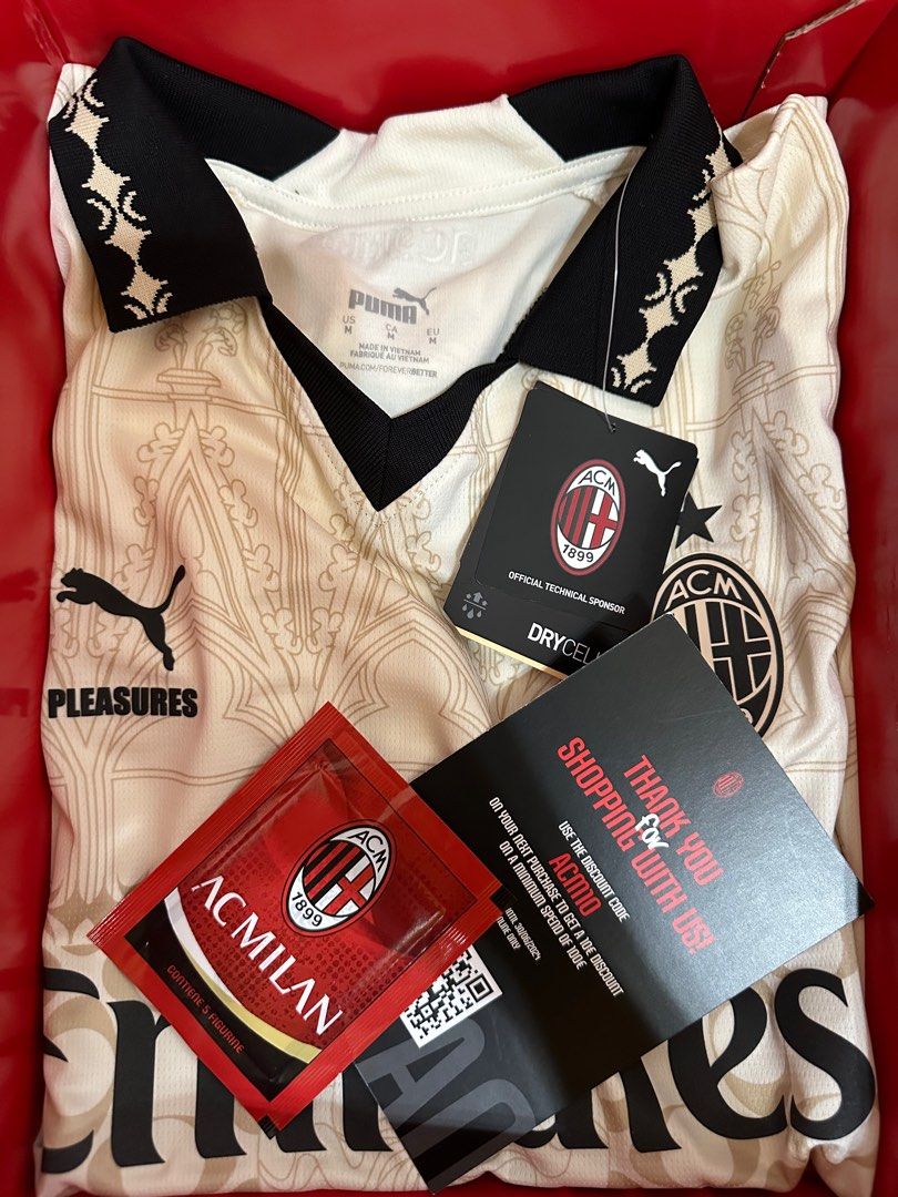 Jersey Ac Milan Pleasures x Puma 4th kit Light version, Olah Raga, Baju ...