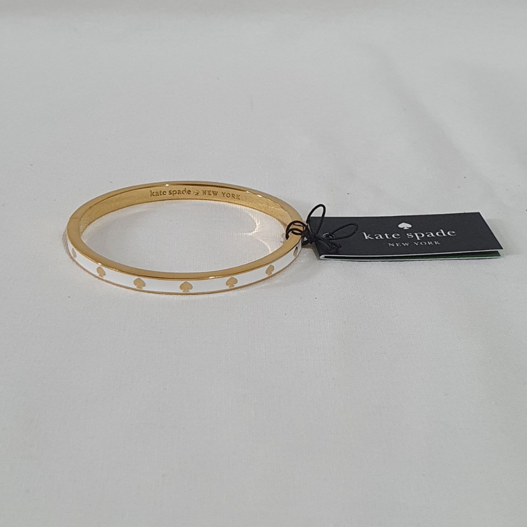 Kate Spade Spot The Spade Enamel Hinged Bangle - White, Women's Fashion ...