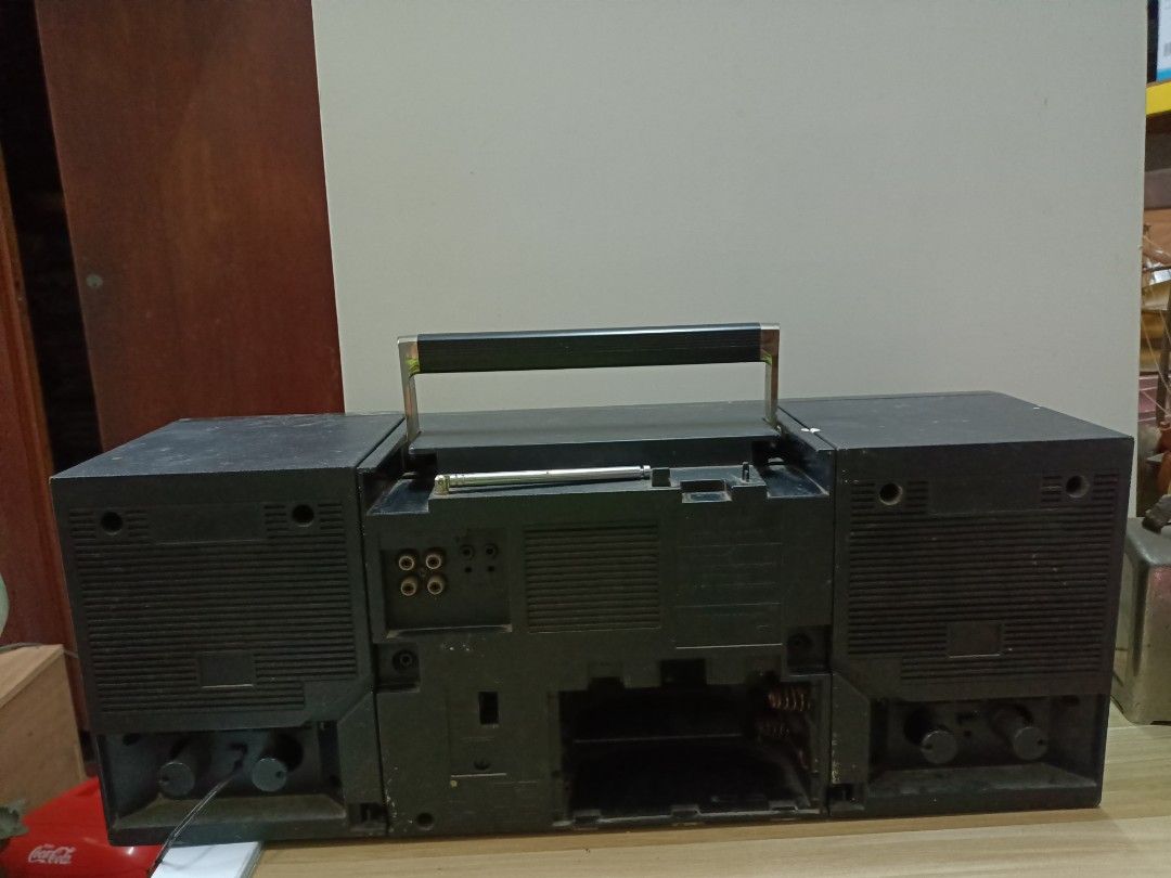 Radio sanyo rosak, Audio, Other Audio Equipment on Carousell