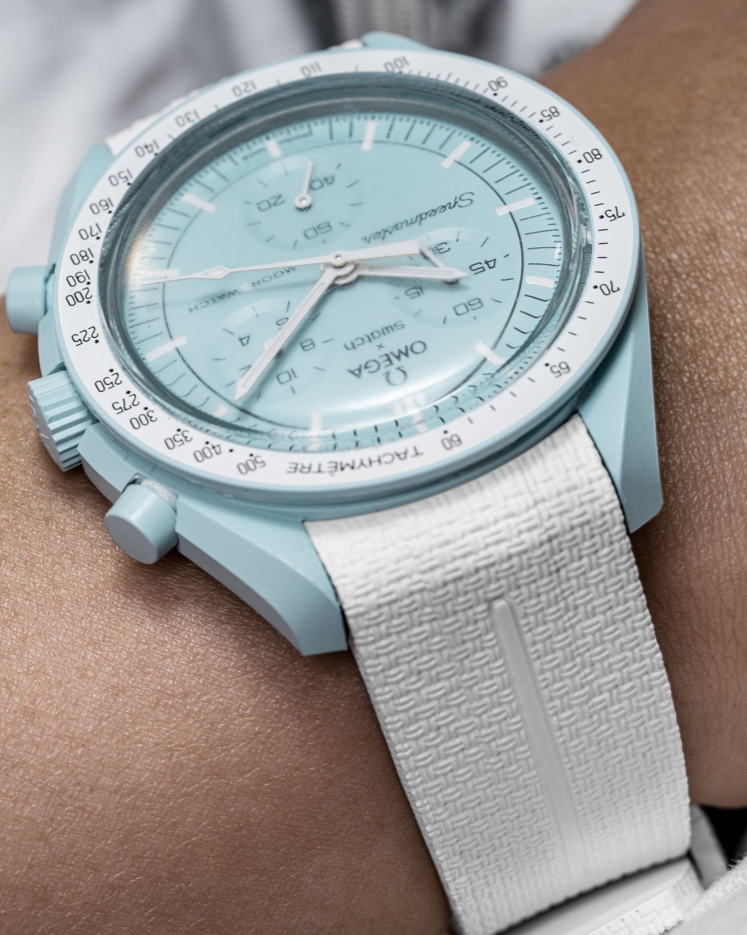 Solitaire Omega FKM rubber strap in Arctic White, Omega x Swatch ...
