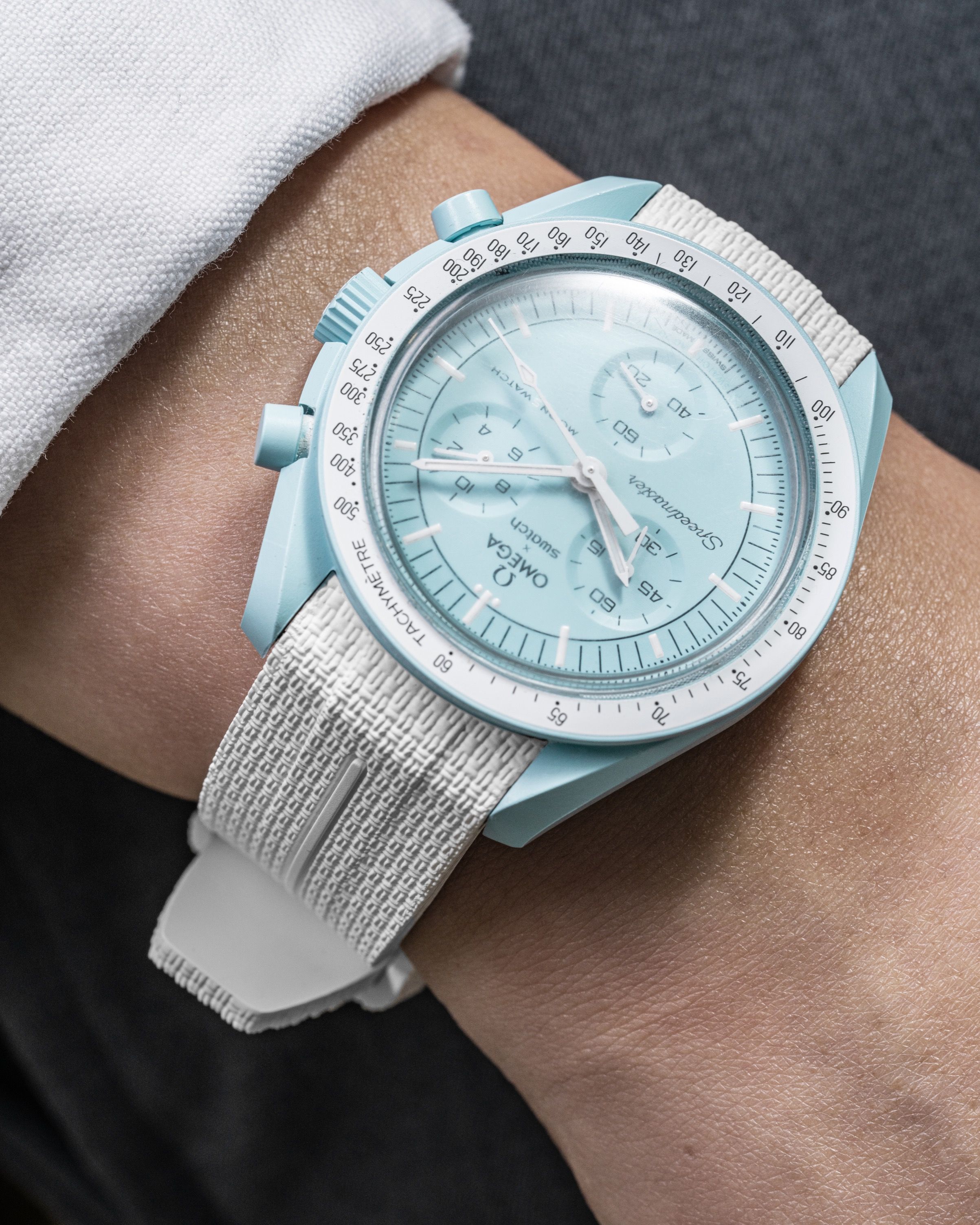 Solitaire Omega FKM rubber strap in Arctic White, Omega x Swatch ...