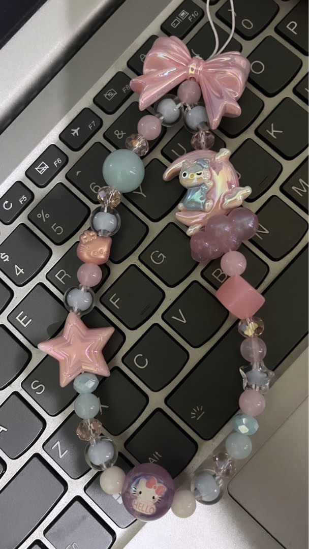 Strap hp, Fesyen Wanita, Aksesoris di Carousell
