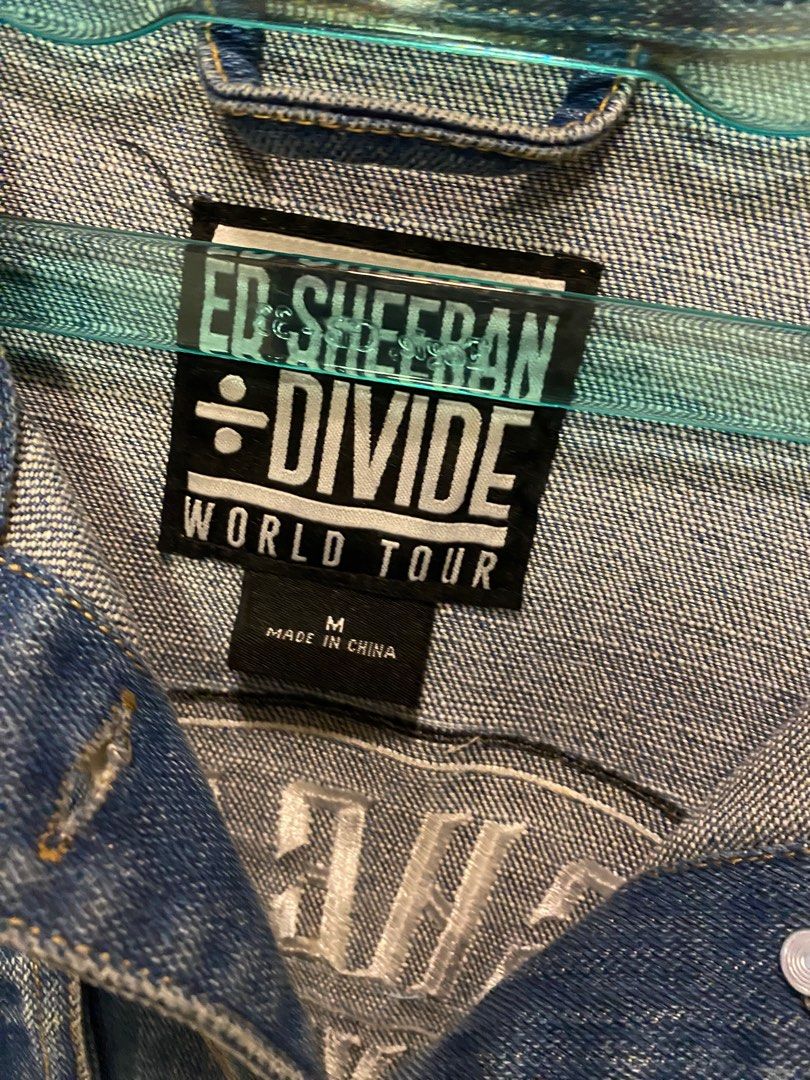ED SHEERAN DENIM JACKET ORIGINAL MERCH DIVIDE , Fesyen Pria, Pakaian ...