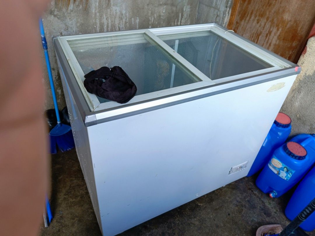 Chest Freezer 11 cubics, TV & Home Appliances, Kitchen Appliances ...