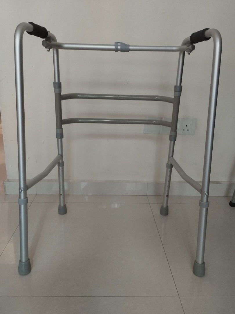 Clutches walking reha, Health & Nutrition, Assistive & Rehabilatory ...