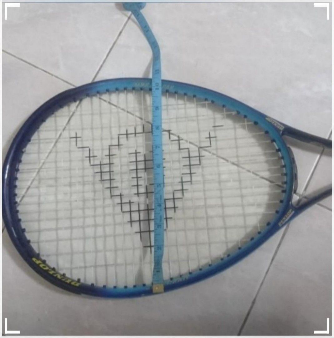 二手Dunlop 網球拍及一筒三個Slazenger網球, 運動產品, 運動與體育, 運動與體育 - 球拍和球類運動 - Carousell