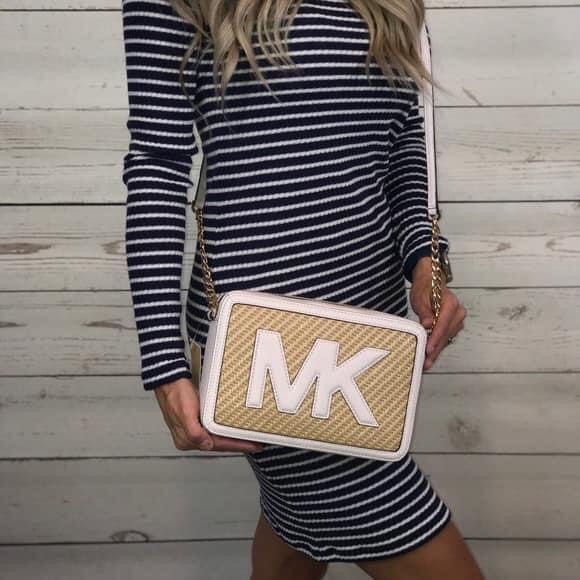 全新Michael kors Straw Python Capsule大logo草編斜背方型包, 名牌精品, 精品包與皮夾在旋轉拍賣