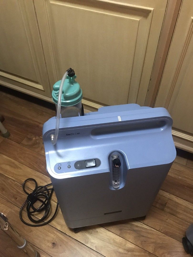 Oxygen concentrator and oxygen tank, Health & Nutrition, Assistive ...