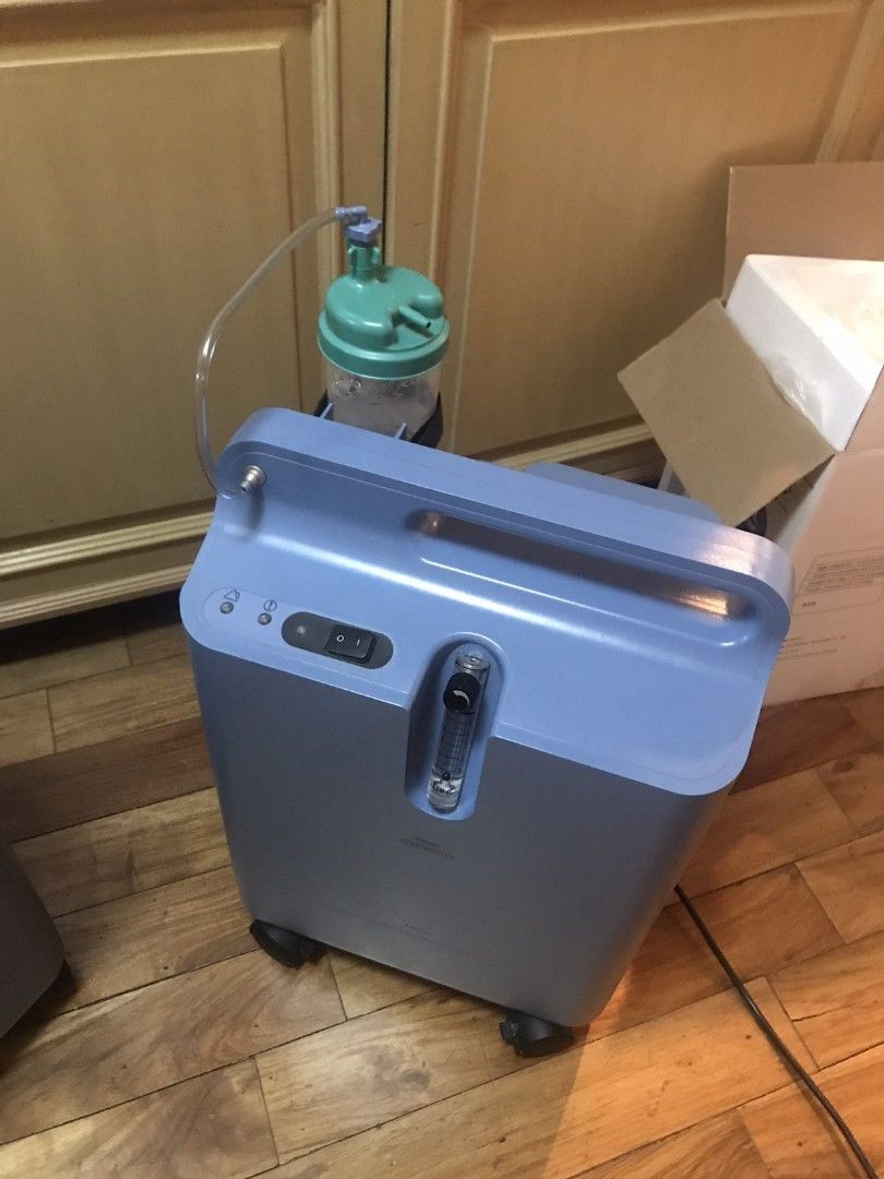 Oxygen concentrator and oxygen tank, Health & Nutrition, Assistive ...
