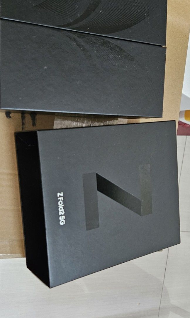 Samsung fold 5 box only, Mobile Phones & Gadgets, Other Gadgets on ...