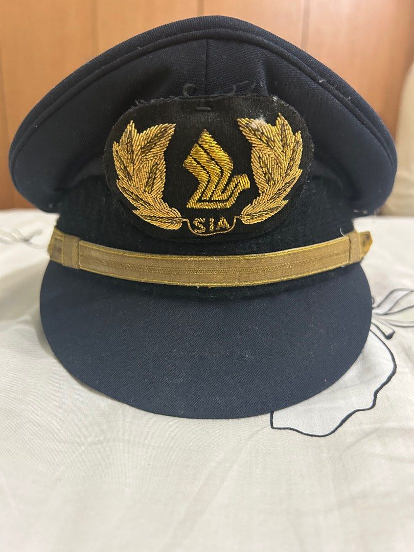 SIA says Singapore Airline Pilot Cap, Hobbies & Toys, Memorabilia ...