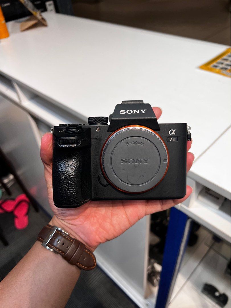 SONY A7III SC4K ONLY LIKE NEW, Photography, Cameras on Carousell