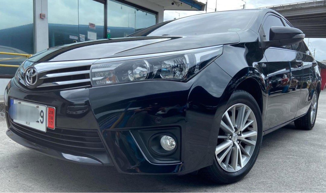 Top of the Line Toyota Altis V AT Push Button Doctor Owned Pristine ...