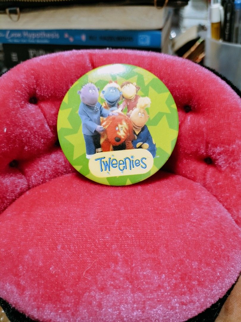 Tweenies party pin, Hobbies & Toys, Stationary & Craft, Occasions ...