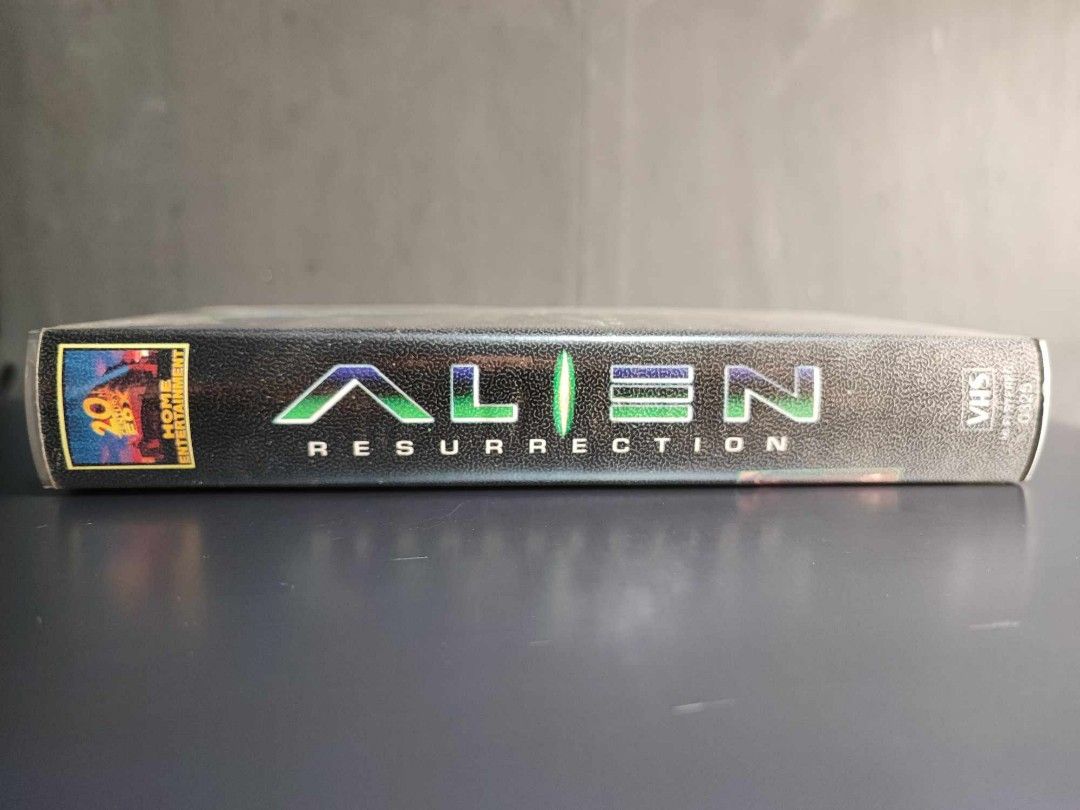 VHS Tapes Alien Resurrection, Hobbies & Toys, Memorabilia ...