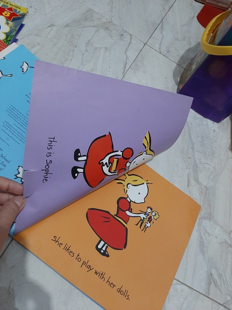 Buku goose laura wall, Buku & Alat Tulis, Buku Anak-Anak di Carousell