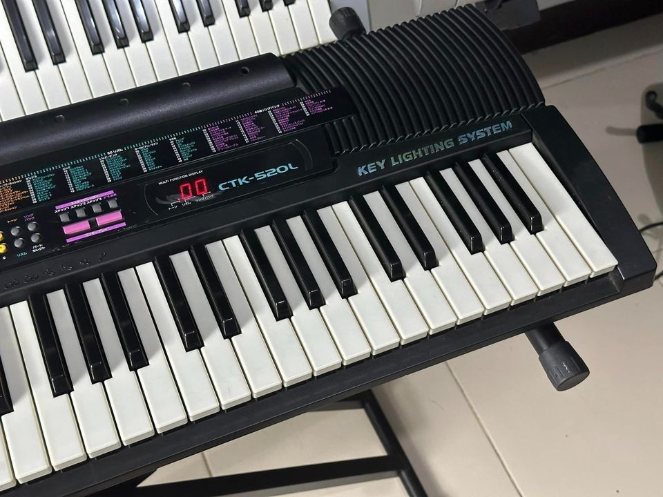 Casio CTK-520L Keyboard Piano Organ with Key Lighting, Hobbies & Toys ...