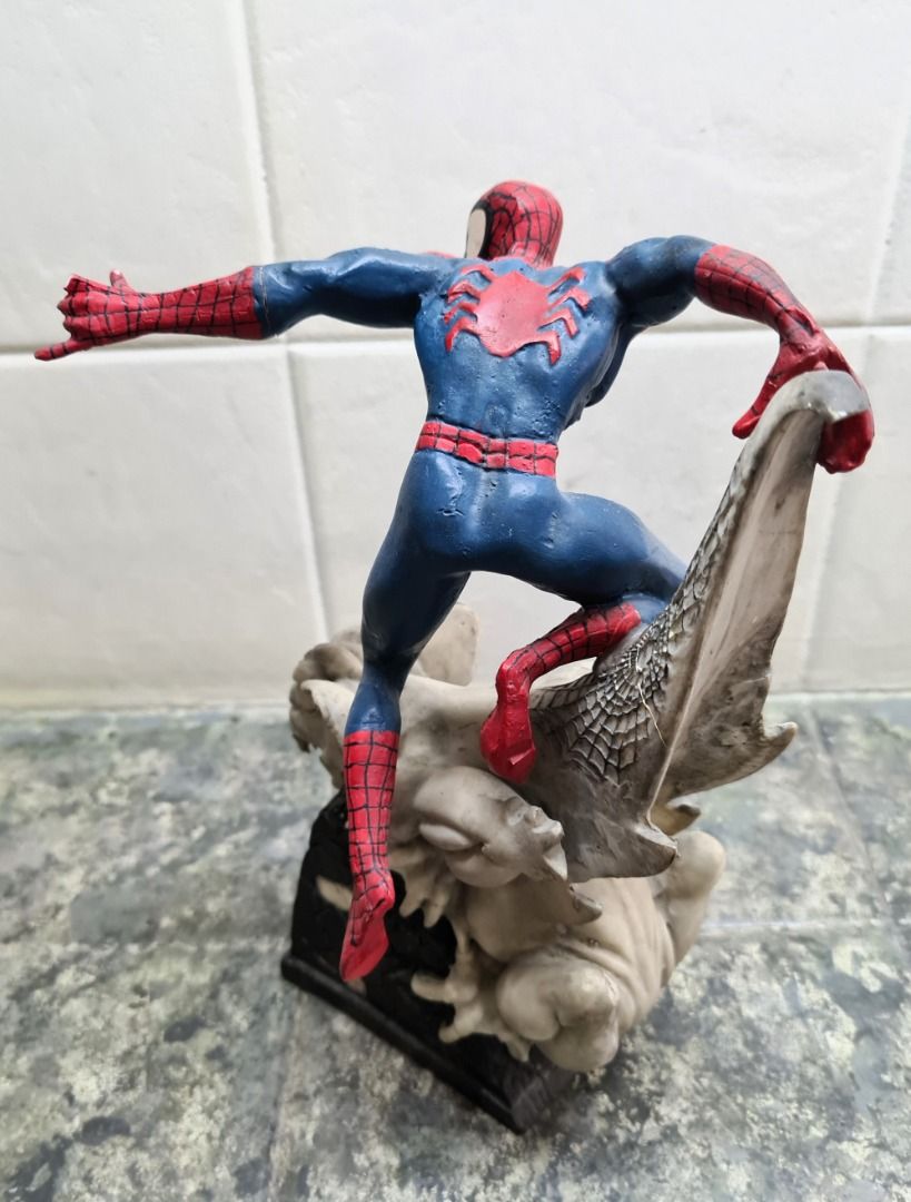 Marvel SPIDER-MAN On Gargoyle Resin Statue, Hobbies & Toys, Toys ...