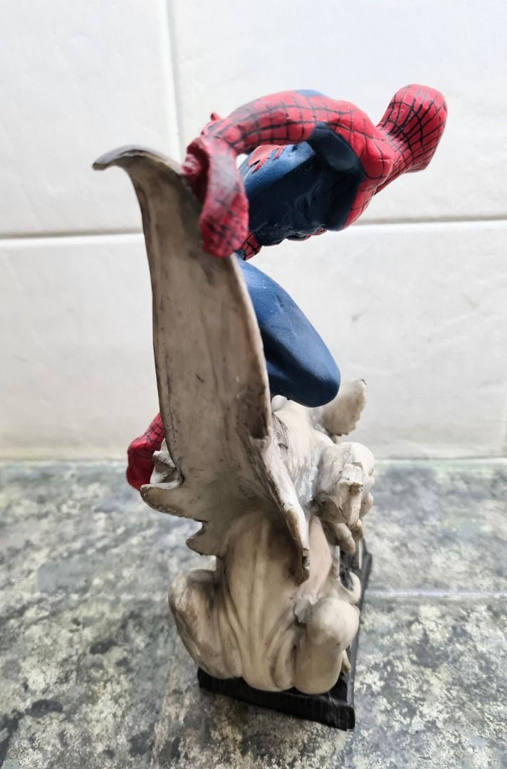 Marvel SPIDER-MAN On Gargoyle Resin Statue, Hobbies & Toys, Toys ...