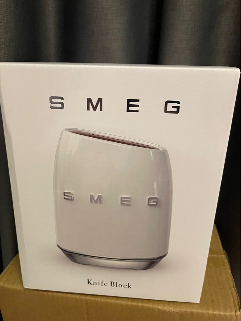 Smeg 6 pcs knife block set, Furniture & Home Living, Kitchenware ...