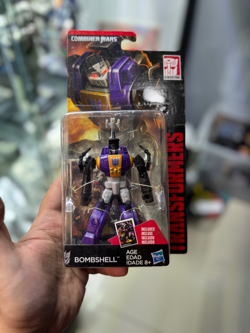 Transformers combiners war bombshell, Hobbies & Toys, Toys & Games on ...