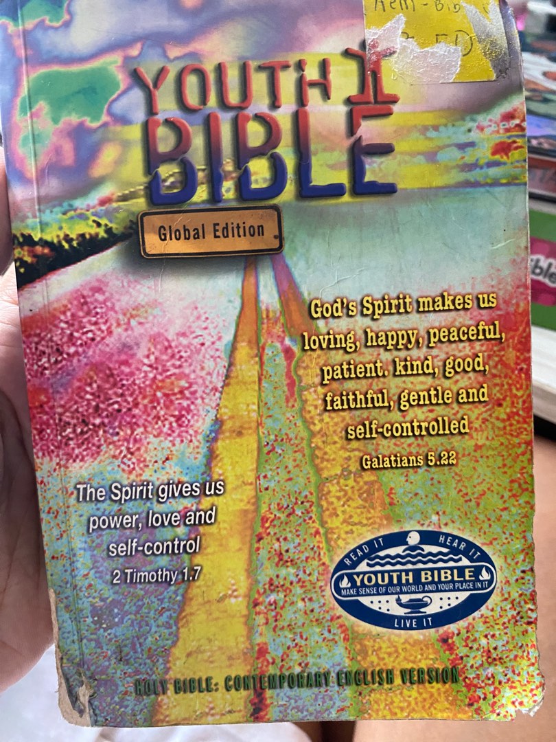 Youth Bible, Hobbies & Toys, Books & Magazines, Religion Books on Carousell