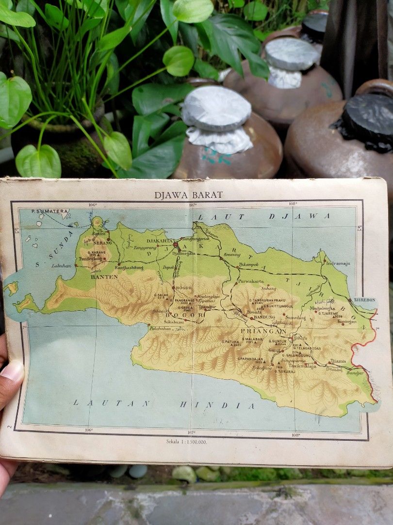 Atlas Indonesia Antik C. Lekkerkerker 1950s, Buku & Alat Tulis, Buku di ...