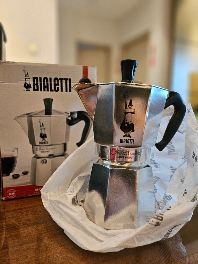 Bialetti Moka Express Espresso Maker, TV & Home Appliances, Kitchen ...