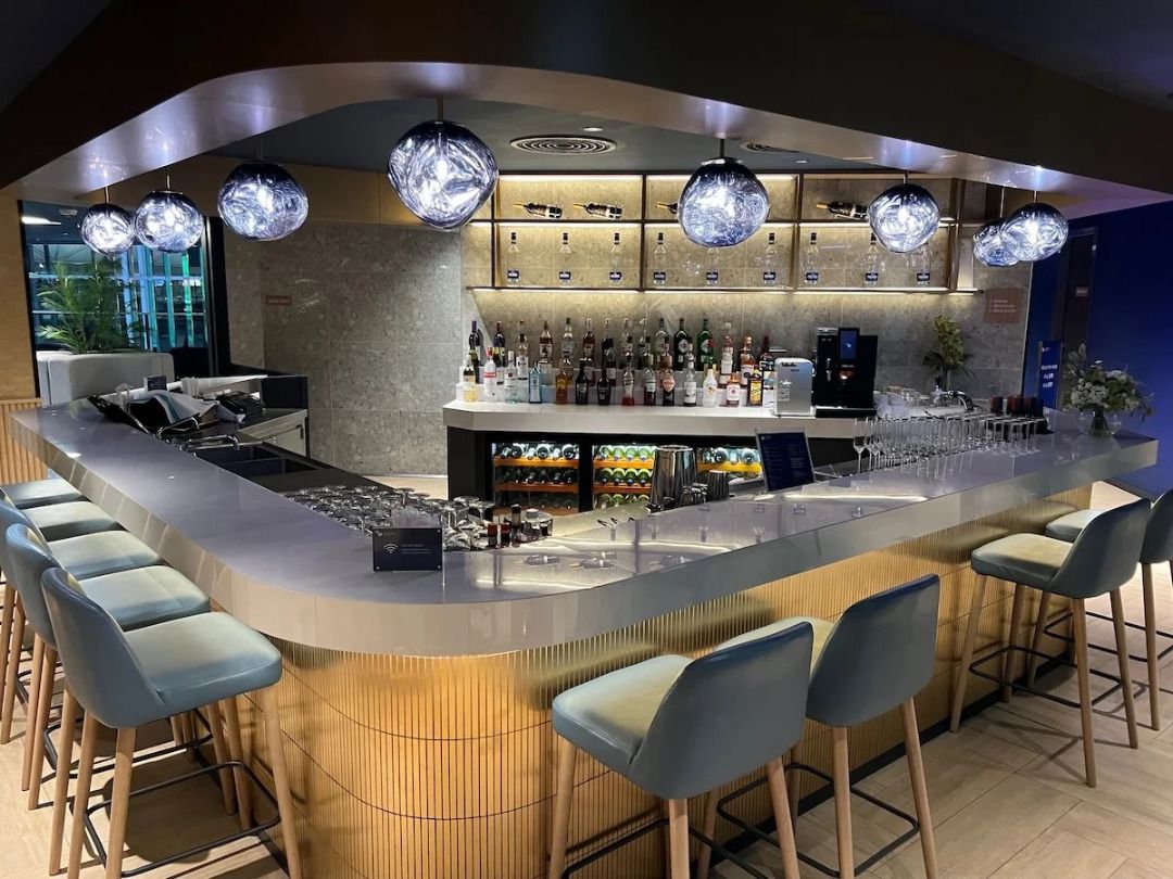 【香港機場貴賓室】Chase Sapphire Lounge 大通銀行藍寶石貴賓室, 門票＆禮券, 現金券、兌換券、禮券 - Carousell