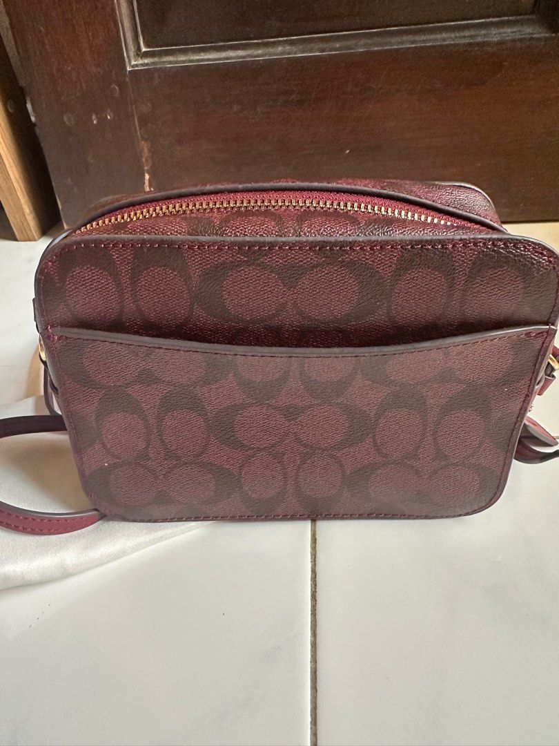 Coach Sling bag merah, Fesyen Wanita, Tas & Dompet di Carousell