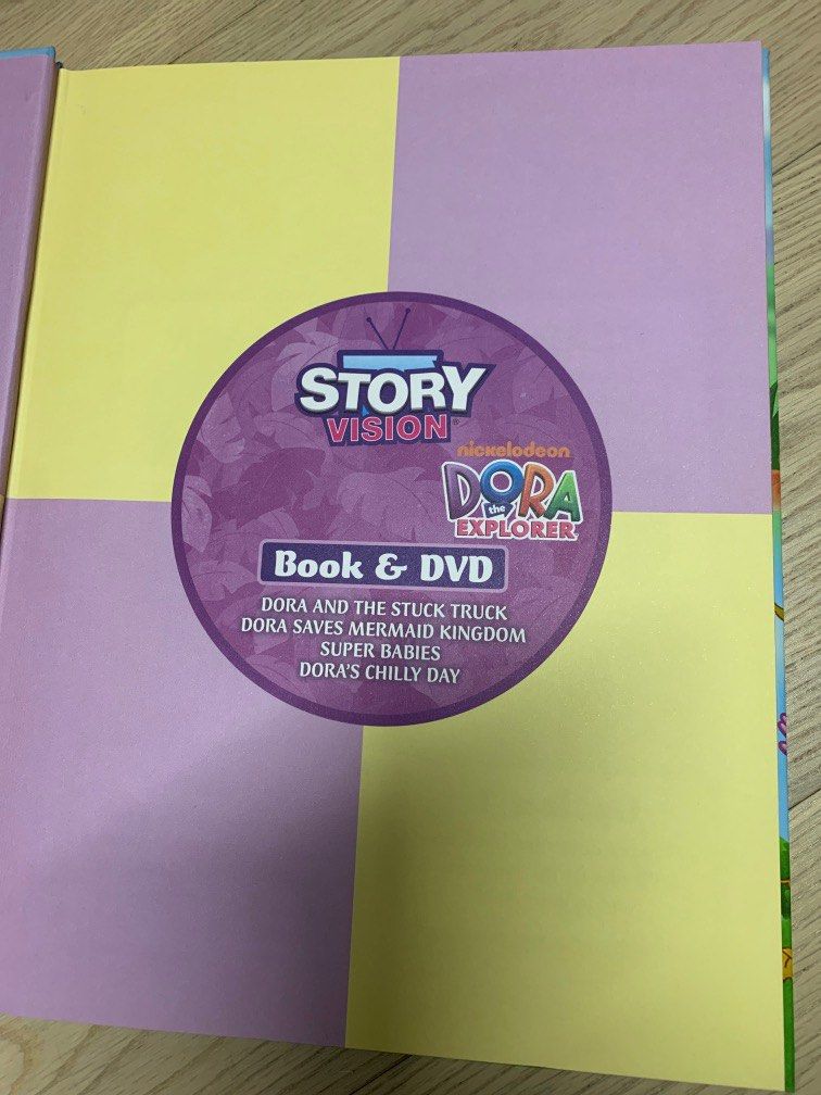 Dora the explorer wit DVD 冒險小女孩故事繪本圖書, 興趣及遊戲, 書本 & 文具, 小朋友書 - Carousell