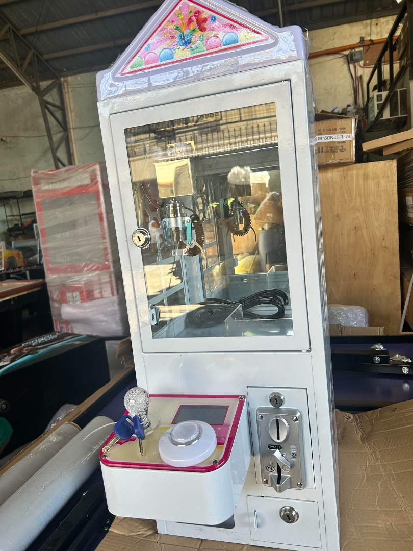 Mini Claw Machine, Hobbies & Toys, Toys & Games on Carousell