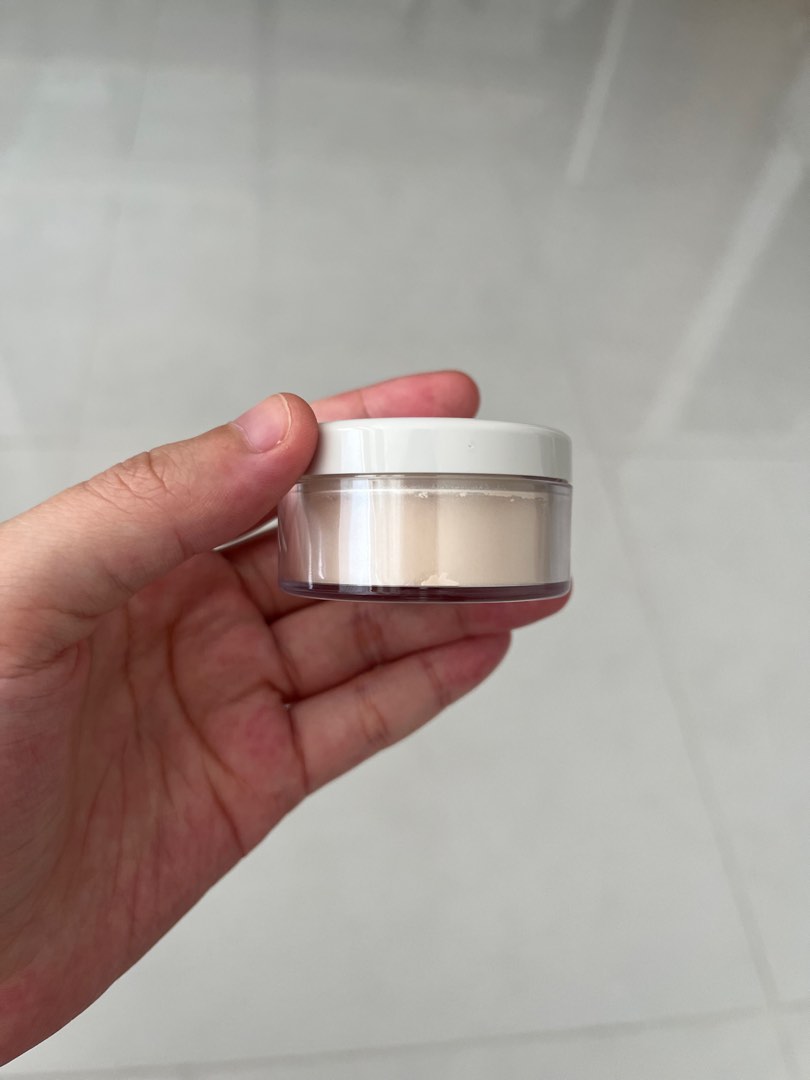 Muji loose powder 6gr (Natural), Kesehatan & Kecantikan, Rias Wajah di ...