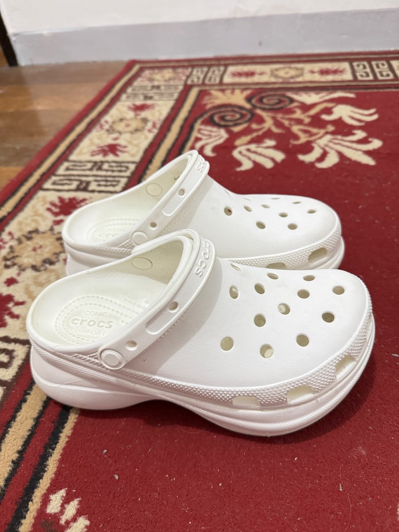 Original Crocs Bae W8, Women's Fashion, Footwear, Slippers and slides on Carousell