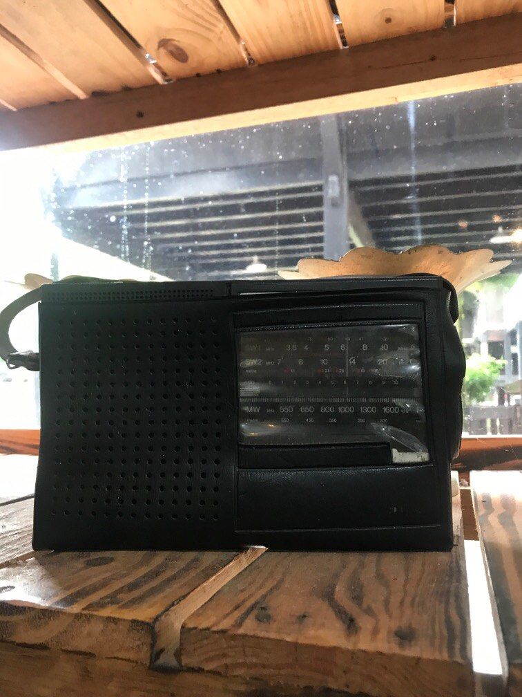 Philips retro radio, Audio, Portable Music Players on Carousell