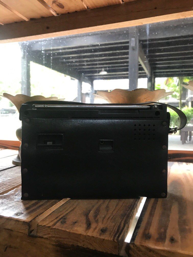 Philips retro radio, Audio, Portable Music Players on Carousell