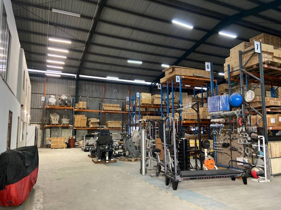 USED IMPULSE MEDICINE BALL 4KG GYM, Sports Equipment, Other Sports Equipment and Supplies on ...