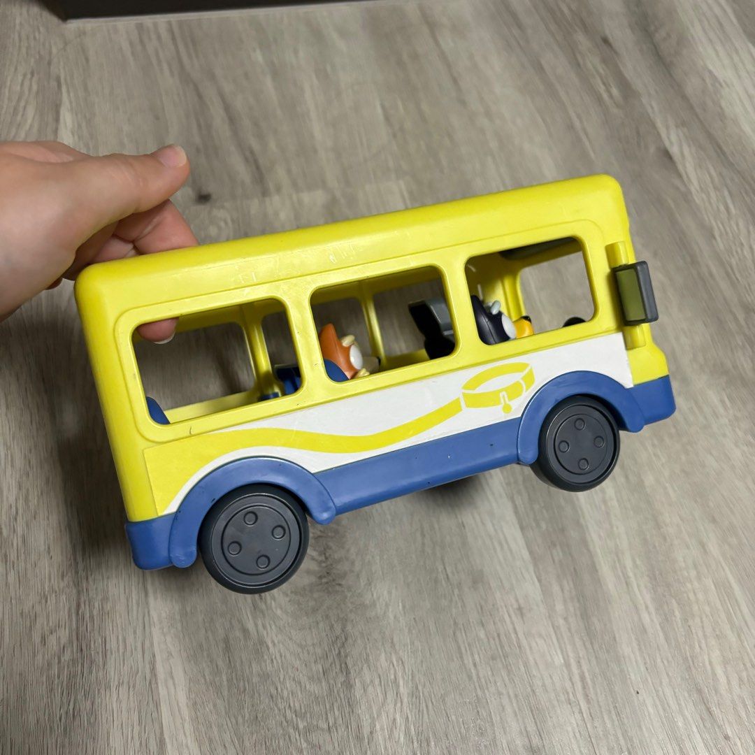 Bluey Toy Bus with Figurines, Hobbies & Toys, Toys & Games on Carousell
