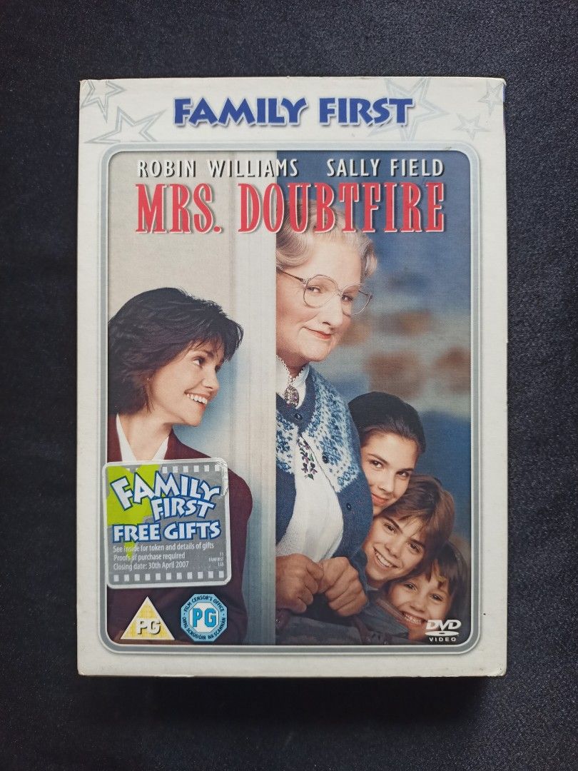DVD Mrs. Doubtfire, Hobbies & Toys, Music & Media, CDs & DVDs on Carousell