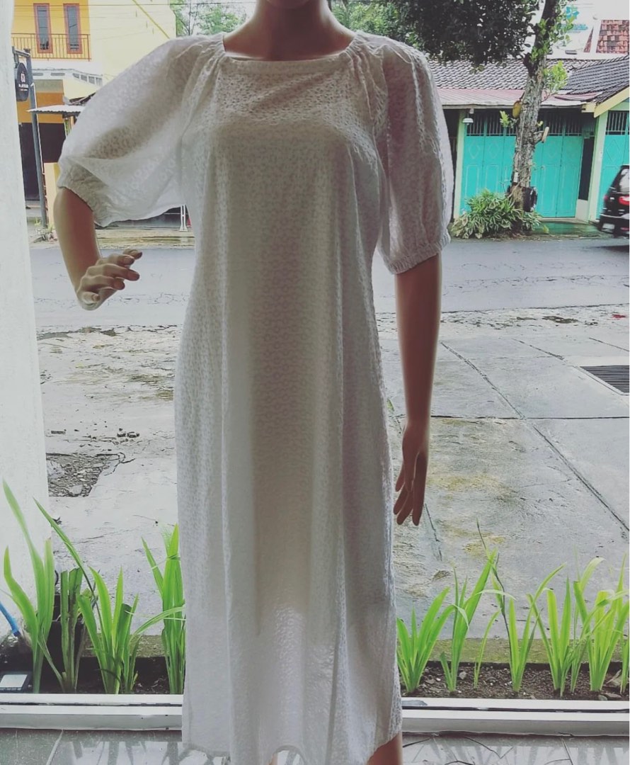 Hana Tajima Dress by Uniqlo, Fesyen Wanita, Pakaian Wanita, Gaun & Rok ...