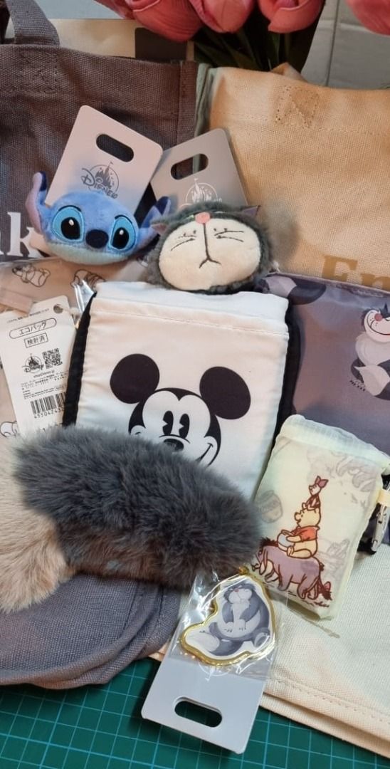 JAPAN DISNEY STORE EXCLUSIVE LUCIFER KEYCHAIN, Hobbies & Toys ...