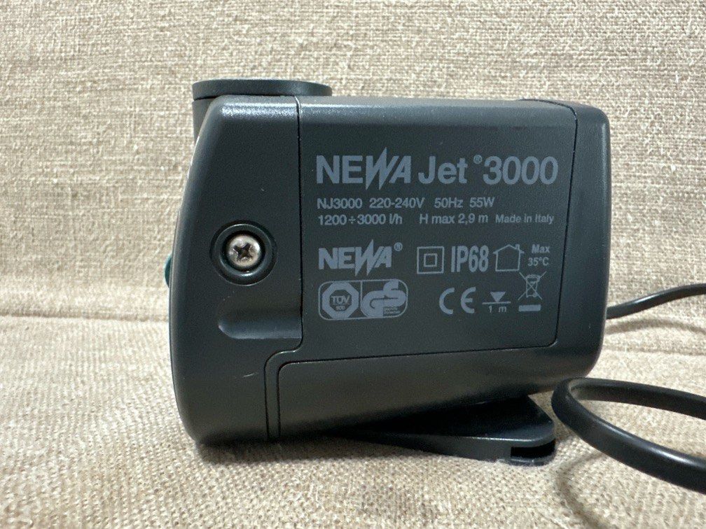 Newa jet 3000 魚缸潛水泵, 寵物用品, 寵物家品及其他 - Carousell