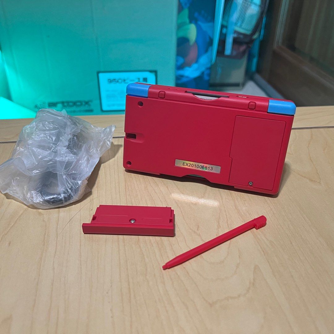 Nintendo DS Lite (Pokédex Edition) - able to play Gameboy advance ...