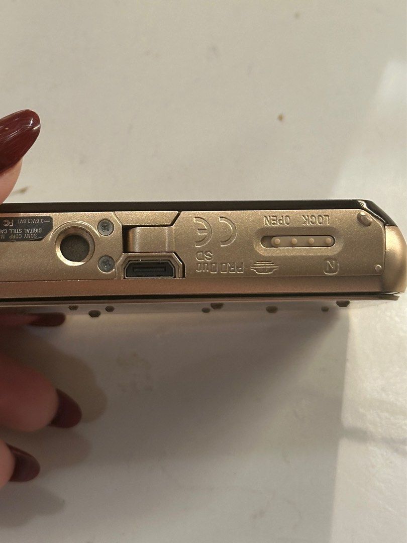 SONY CYBERSHOT T99d GOLD DIGICAM (EXTREMELY RARE), Photography, Cameras ...