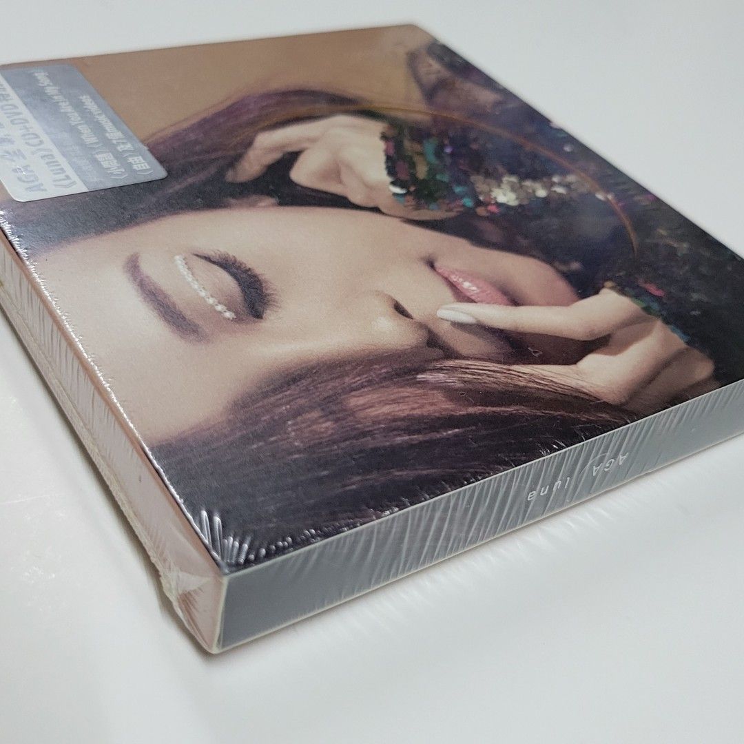 全新 貼紙 CD AGA 江海迦 LUNA 第二版 連 DVD, 興趣及遊戲, 音樂、樂器 & 配件, 音樂與媒體 - CD 及 DVD - Carousell