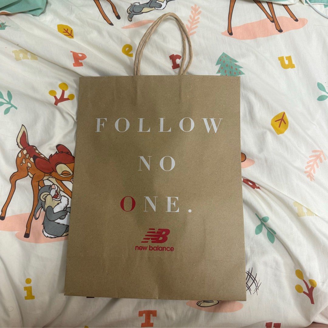 全新 New Balance Japan 紙袋, 女裝, 手袋及銀包, Tote Bags - Carousell
